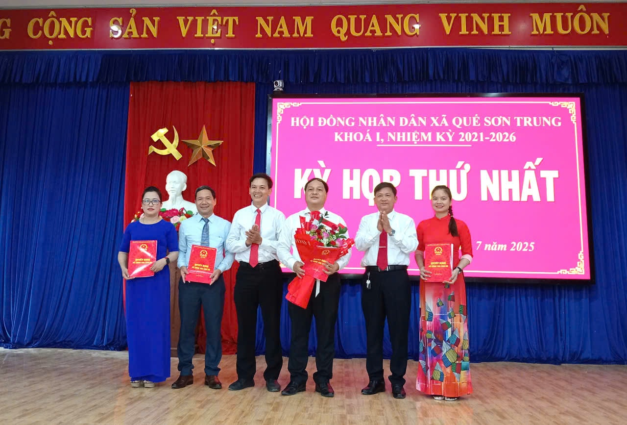 HĐND xã Quế Sơn Trung tổ chức kỳ họp thứ nhất