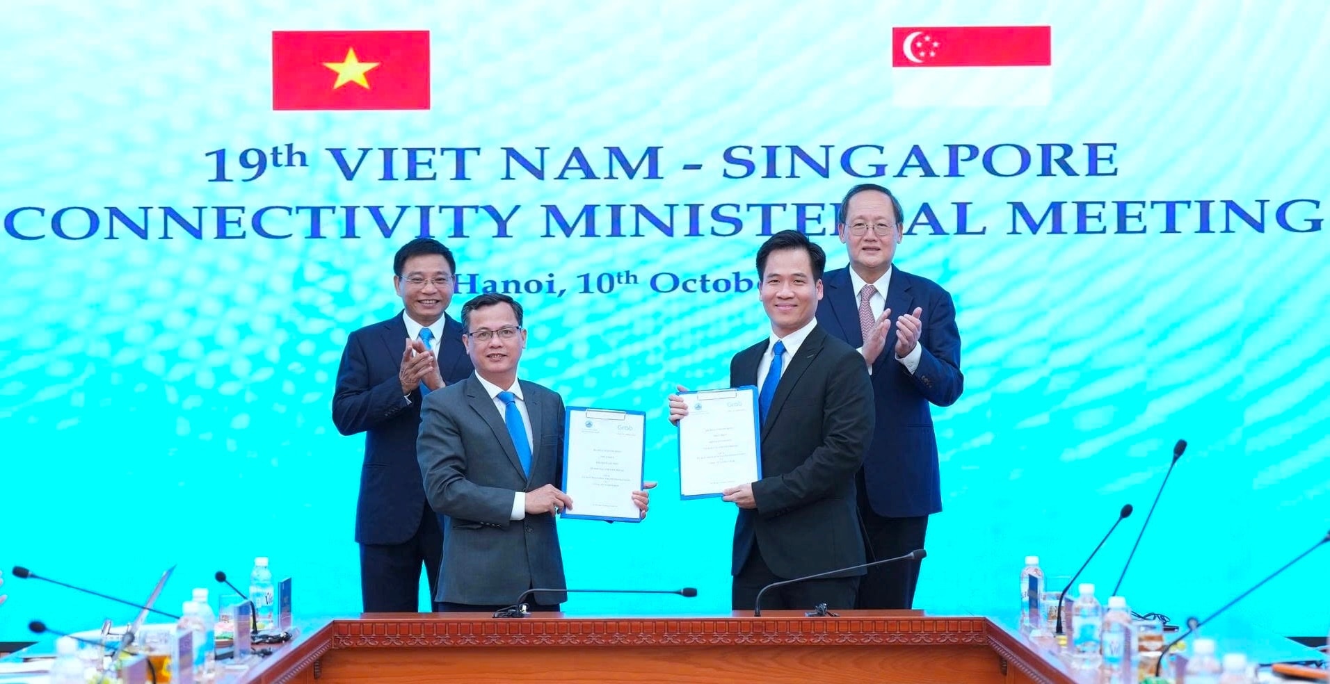 Da Nang partners with Grab to promote smart city building and digital ...