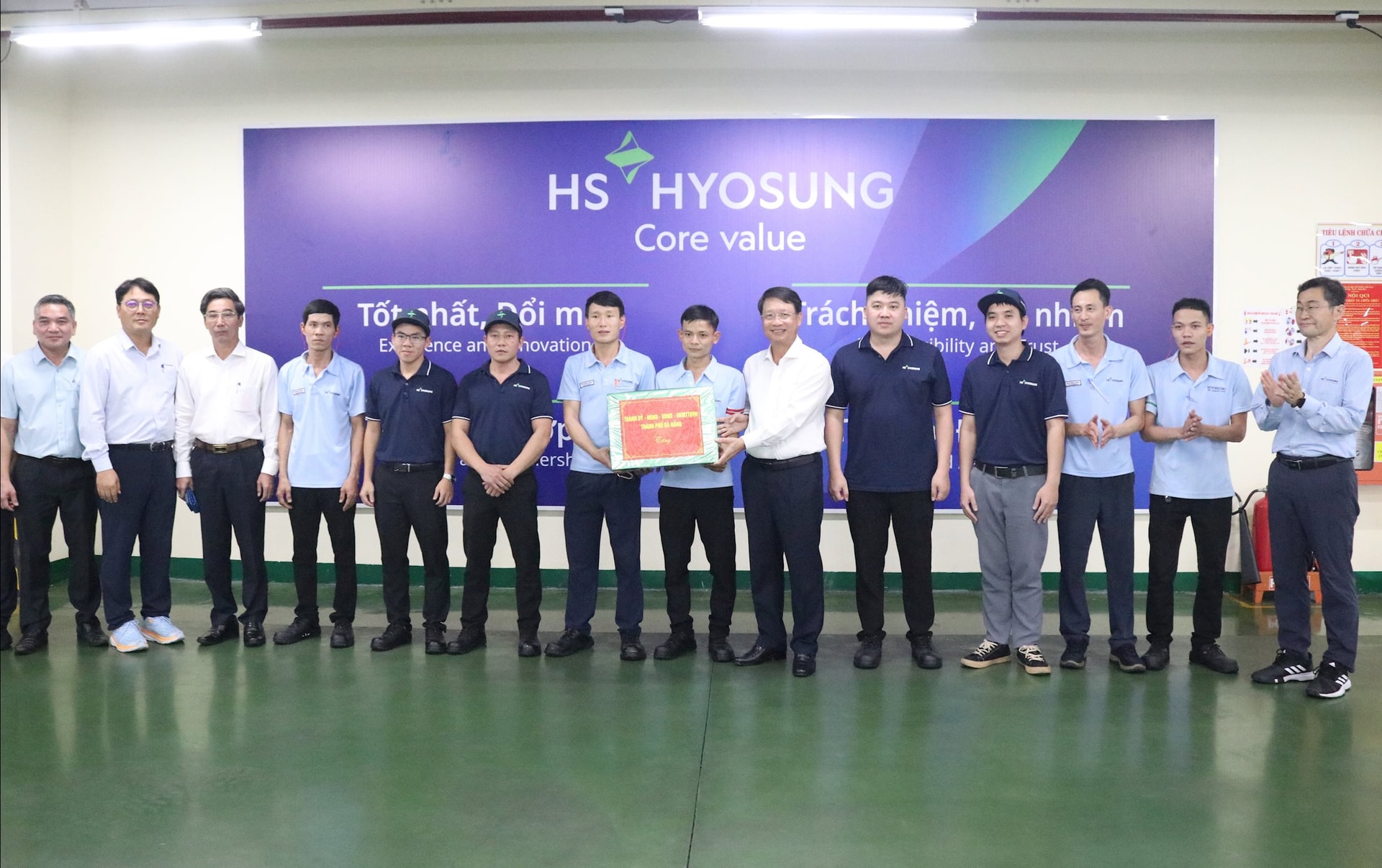 Phó Bí thư Thành ủy Ngô Xuân Thắng: Doanh nghiệp đóng góp quan trọng ...