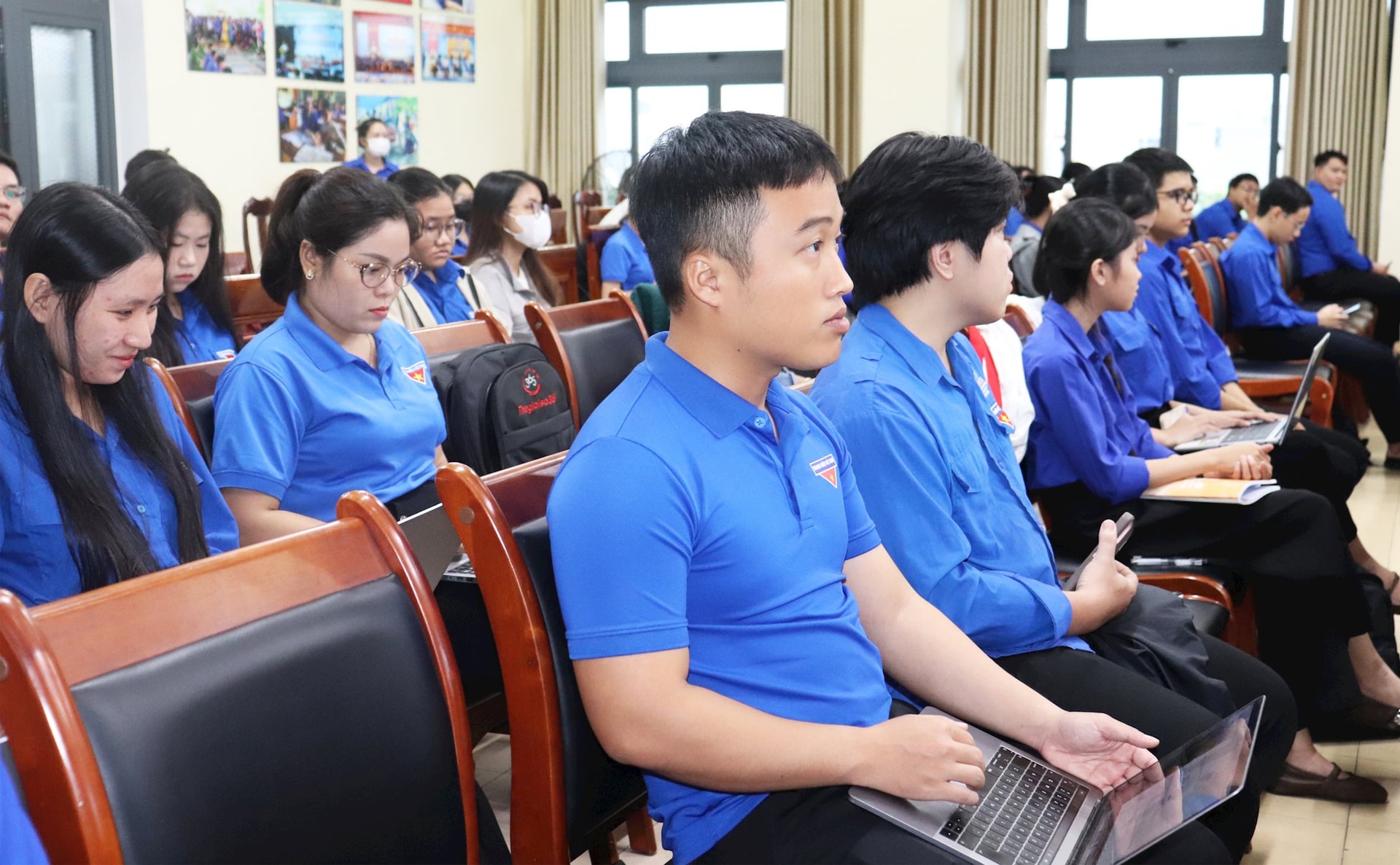 Trang bị kỹ năng sử dụng mạng xã hội an toàn cho đoàn viên, thanh niên ...