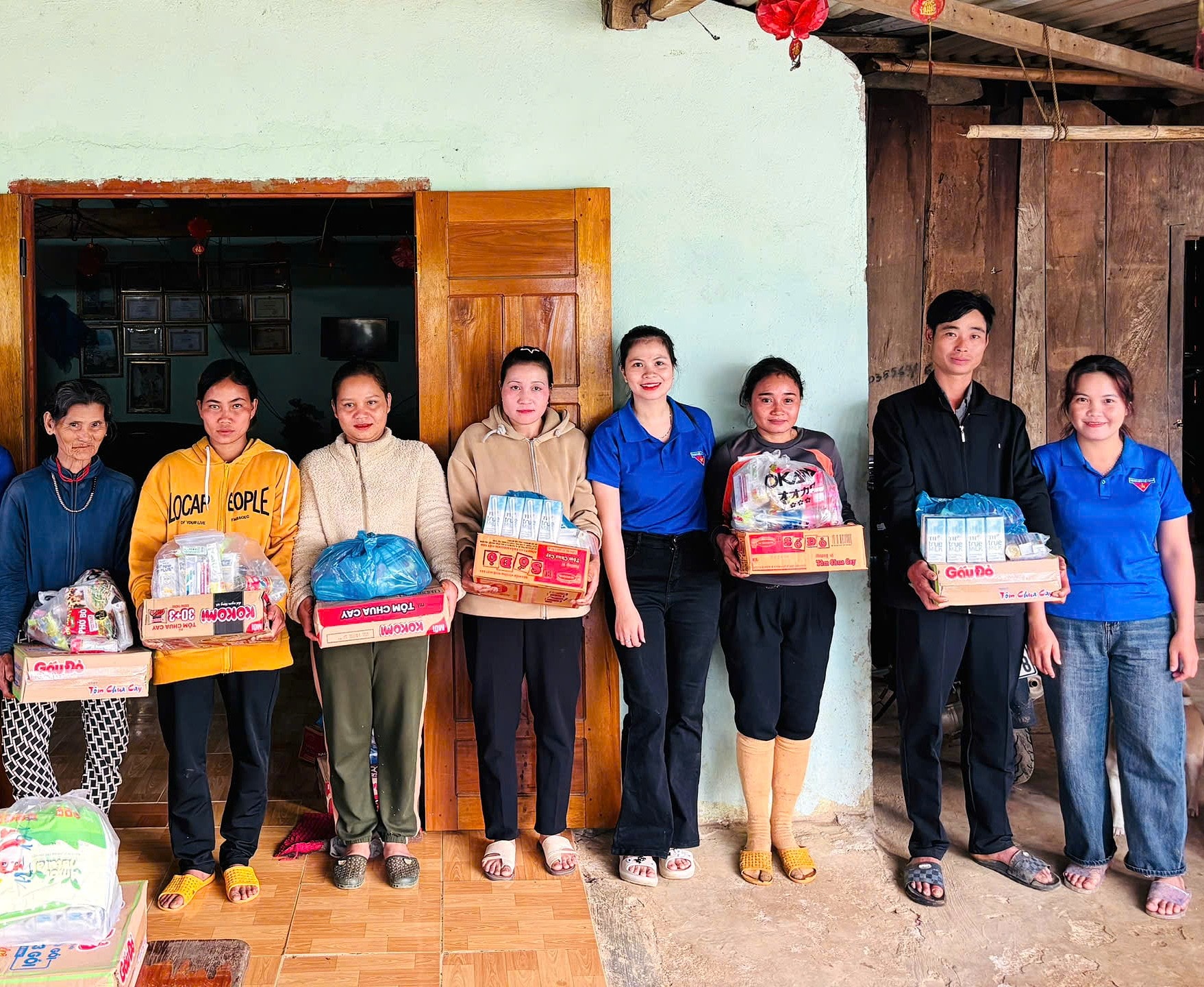 Đảng viên trẻ lặng lẽ gieo chữ vùng cao