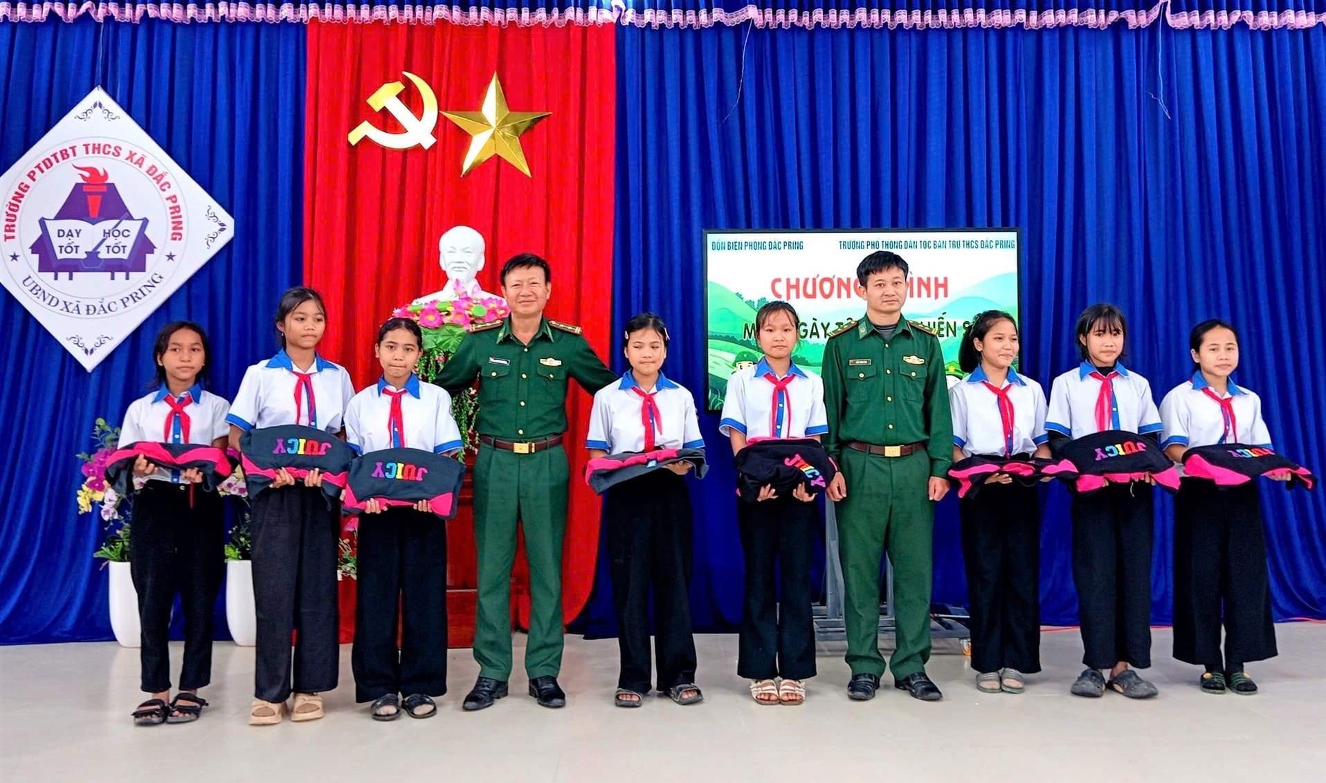 Hơn 200 học sinh xã biên giới Đắc Pring trải nghiệm chương trình "Một ...