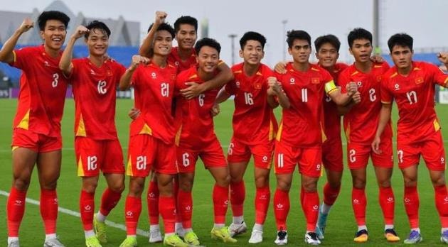 U23 Việt Nam vs U23 UAE: HLV Kim Sang-sik đối mặt dàn 'lính đánh thuê ...