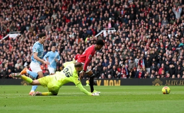 Patrick Dorgu rực sáng giúp Man United hạ gục Man City 2-0 tại Old Trafford