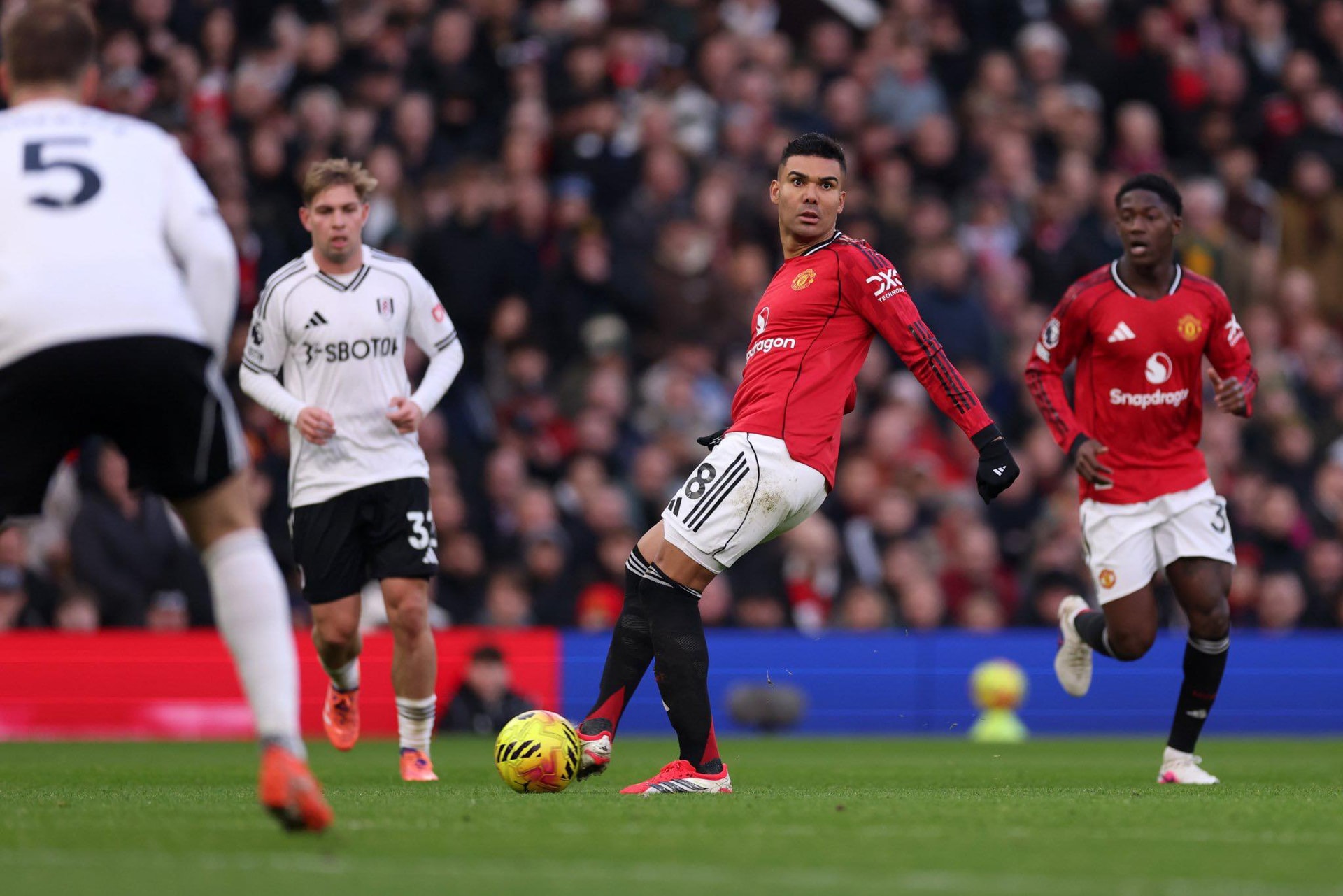 Michael Carrick hồi sinh bản sắc Manchester United sau chiến thắng kịch ...