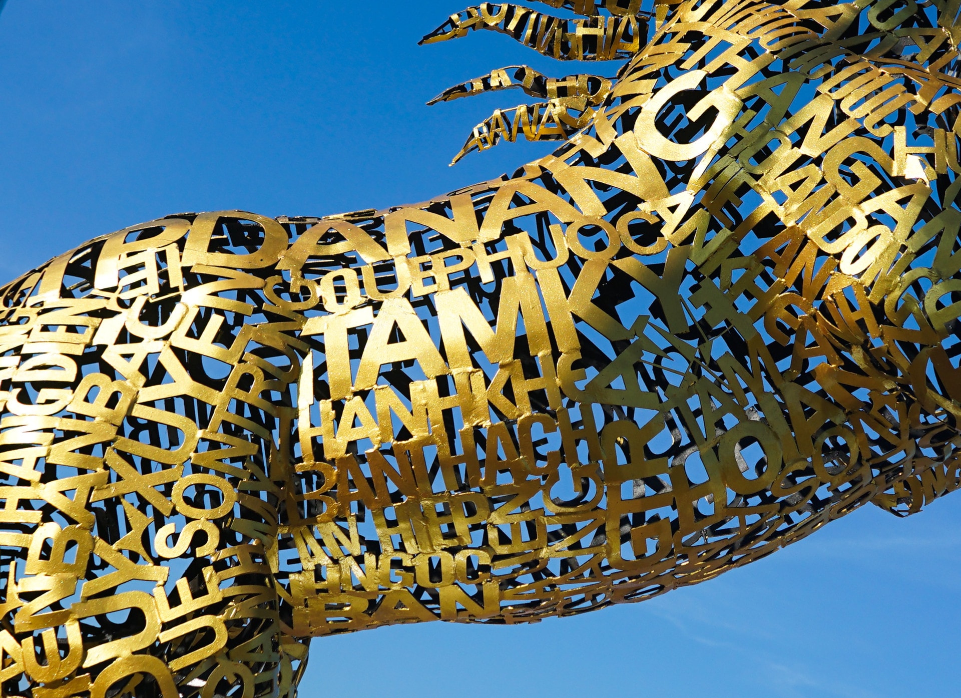 Golden horse mascot made from names of Da Nang’s 94 communes, wards and ...