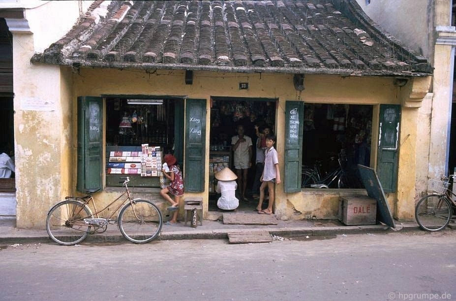 Hoi An in 1990s: Rare moments captured by German traveller