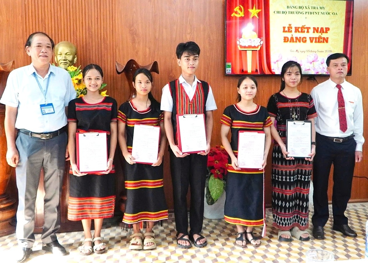 Vững vàng bản lĩnh hạt giống đỏ