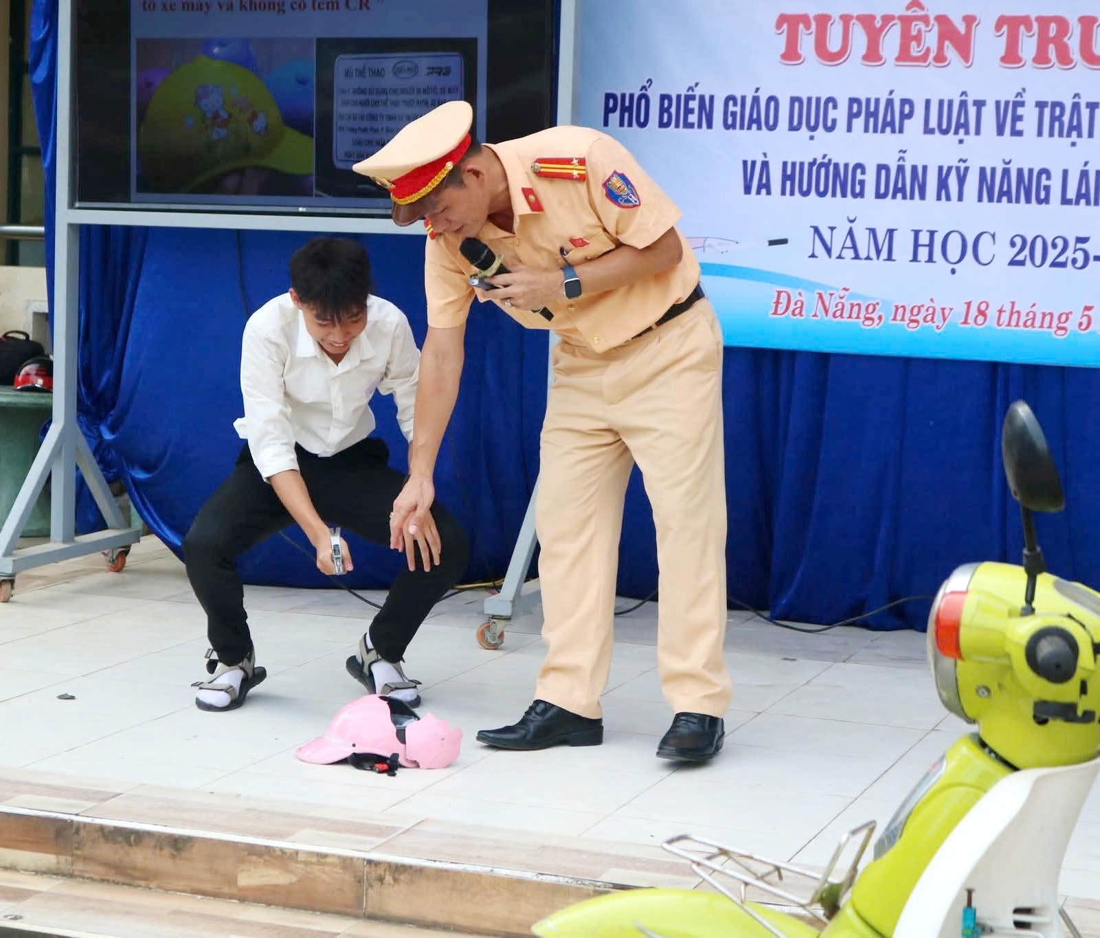 An toàn giao thông cho trẻ em: Nêu cao trách nhiệm của phụ huynh