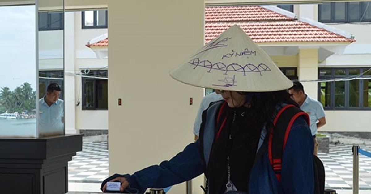 Using electronic tickets in Cham Islands
