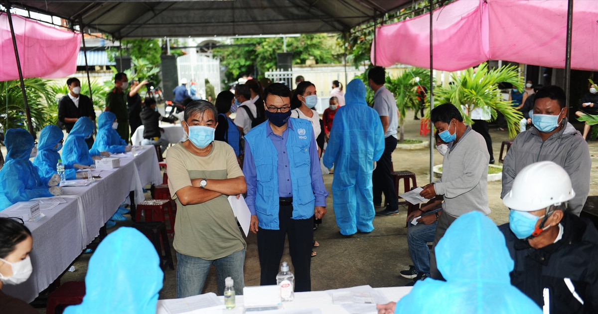 WHO experts’ visit to Hoi An residential people