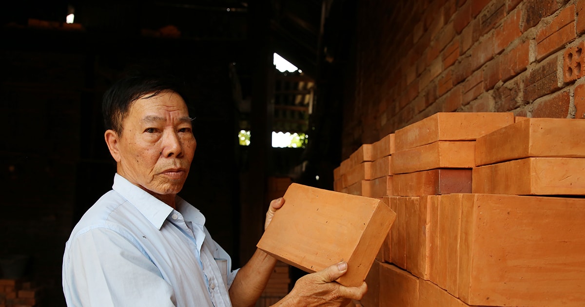A potter and the secret of bricks for Cham tower restoration in Quang Nam