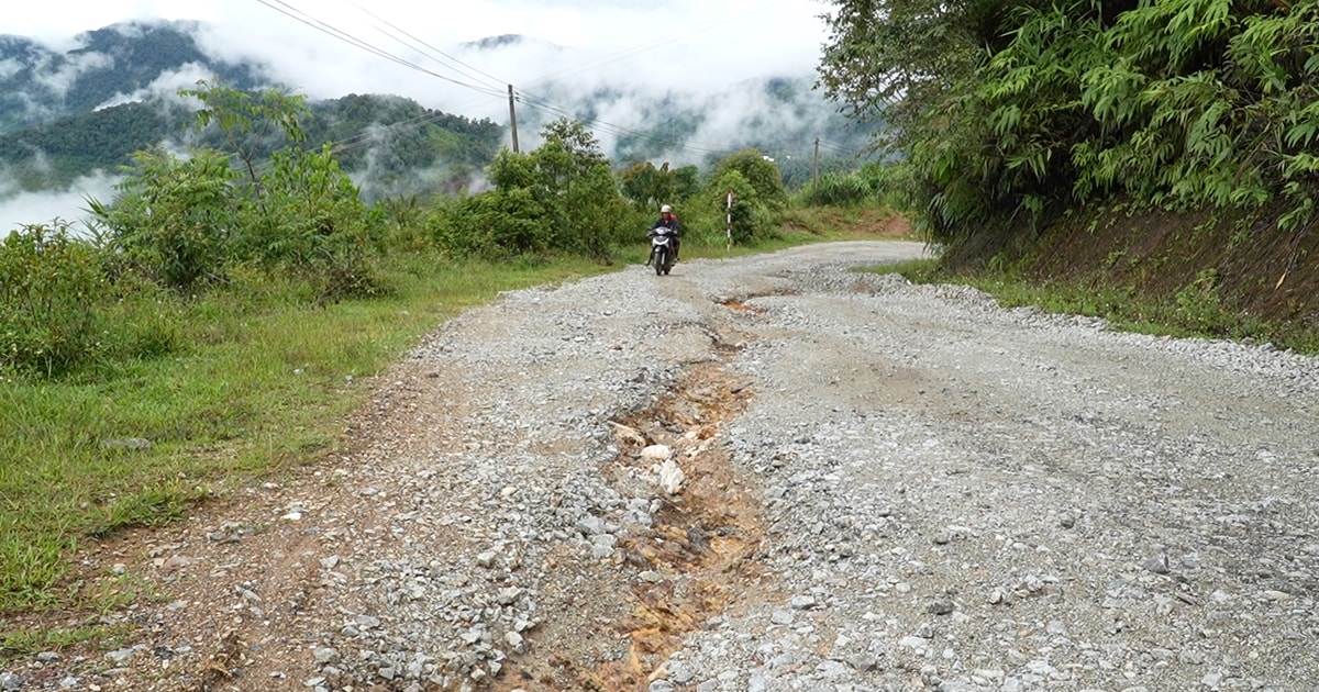 Ì ạch thi công tuyến ĐT.606 đoạn xã Lăng - Tr’Hy