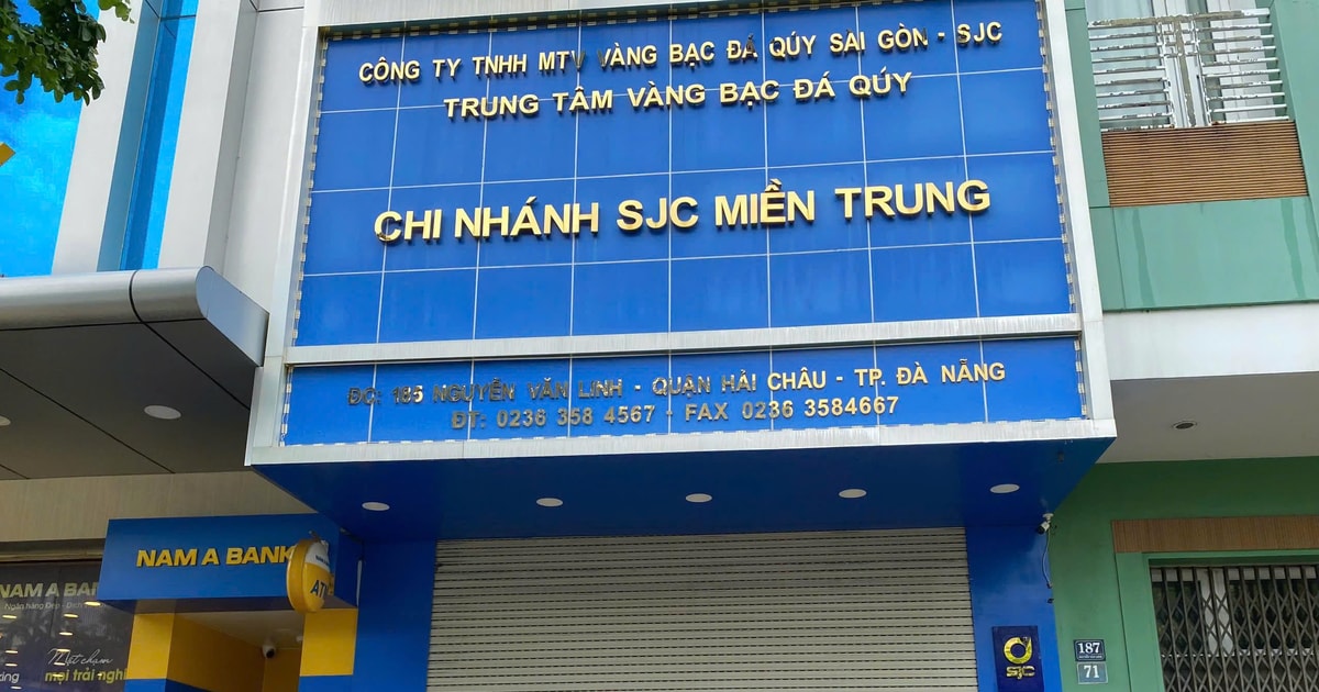 Người dân lo lắng khi cửa hàng SJC Đà Nẵng tạm ngừng giao dịch