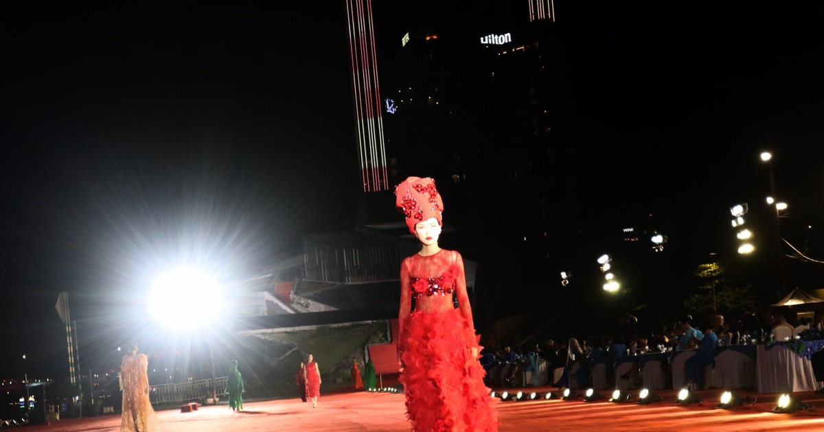 Da Nang Han River lights up with VUNGOC&SON’s show