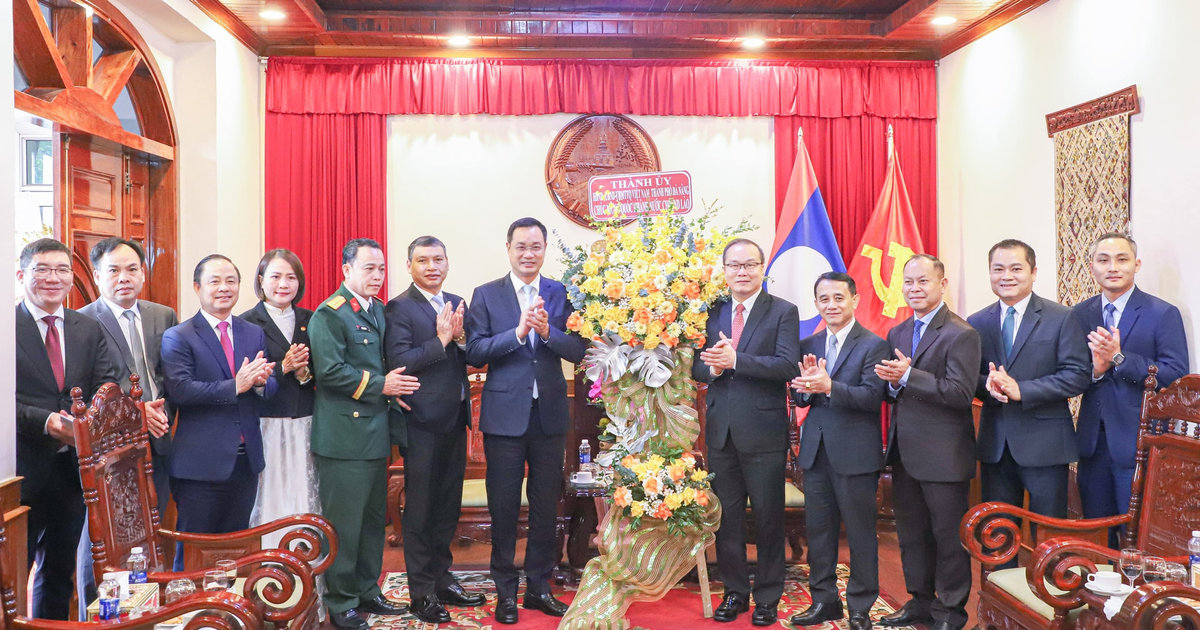 Da Nang Party Chief extends congratulations on Lao National Day